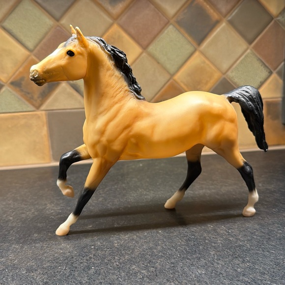 Breyer | Toys | Breyer 98 Model Buckskin Quarter Horse | Poshmark